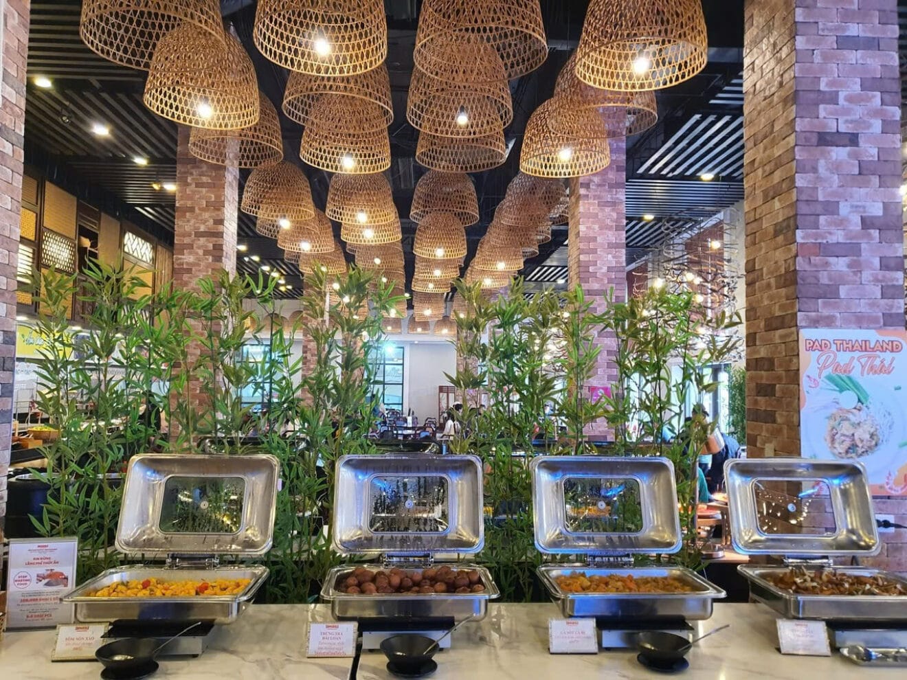 Buffet Tại Nhà Hàng Vân Sam | Vé Cáp Treo Fansipan Sapa