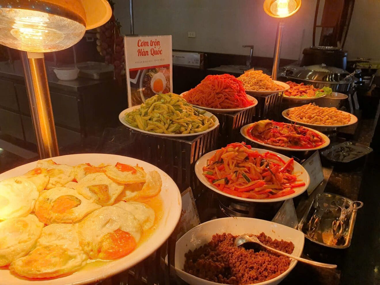 Buffet Tại Nhà Hàng Vân Sam | Vé Cáp Treo Fansipan Sapa